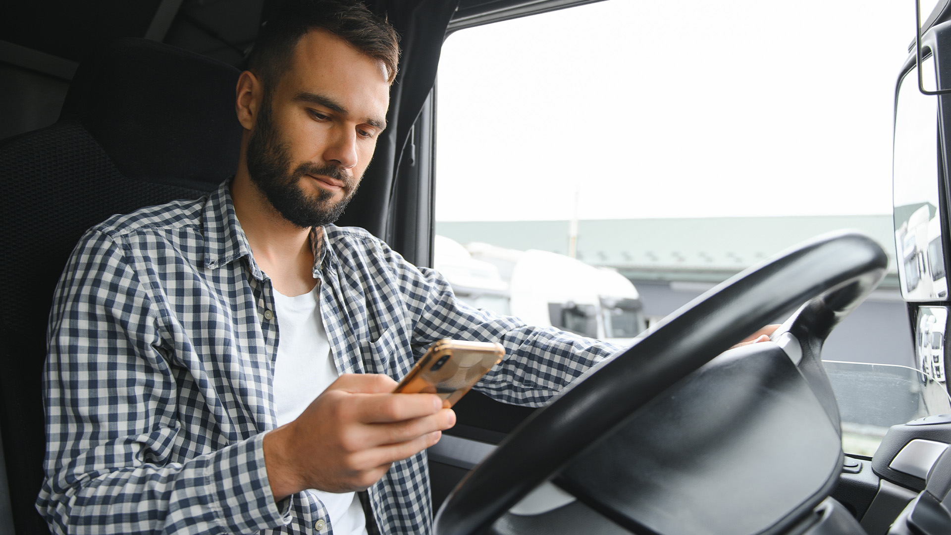 Apps For Truck Drivers | HDS Truck Driving Institute